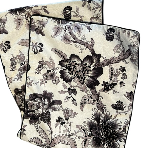 Tahari | Accents | Tahari Home Table Runner Floral White Black 6x9 New ...